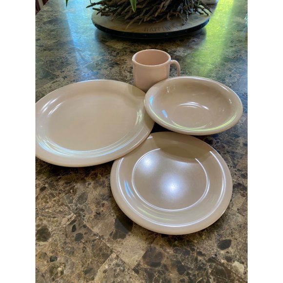 Tupperware | Dining | Tupperware Melamine 4 Piece Set Dusky Rose No ...